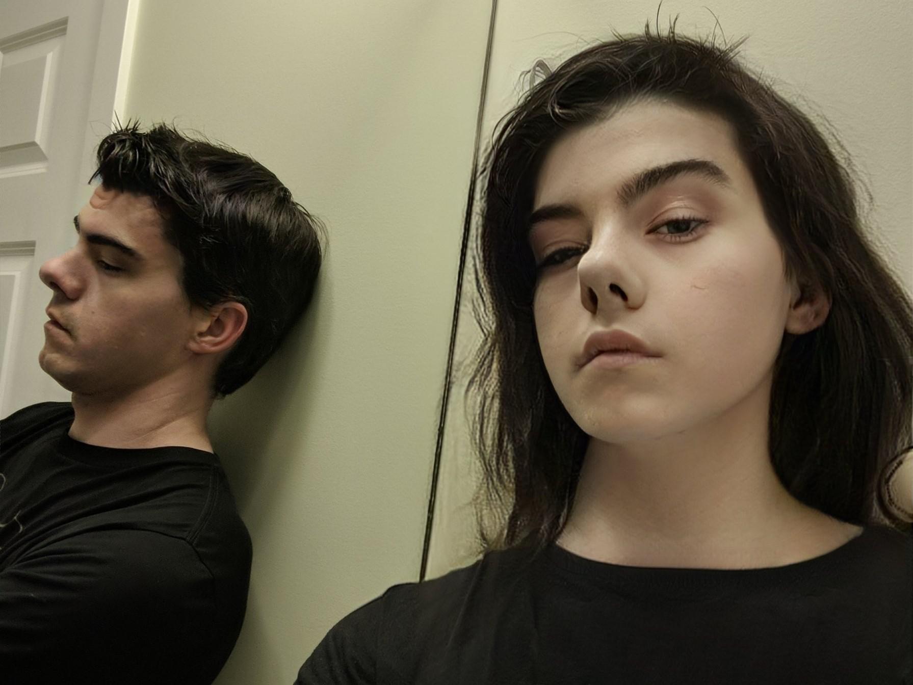 Fun with mirrors | Scrolller