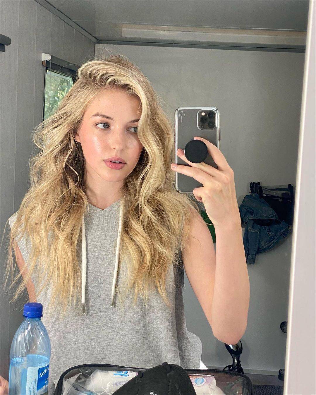 Gabby C Thomas | Scrolller