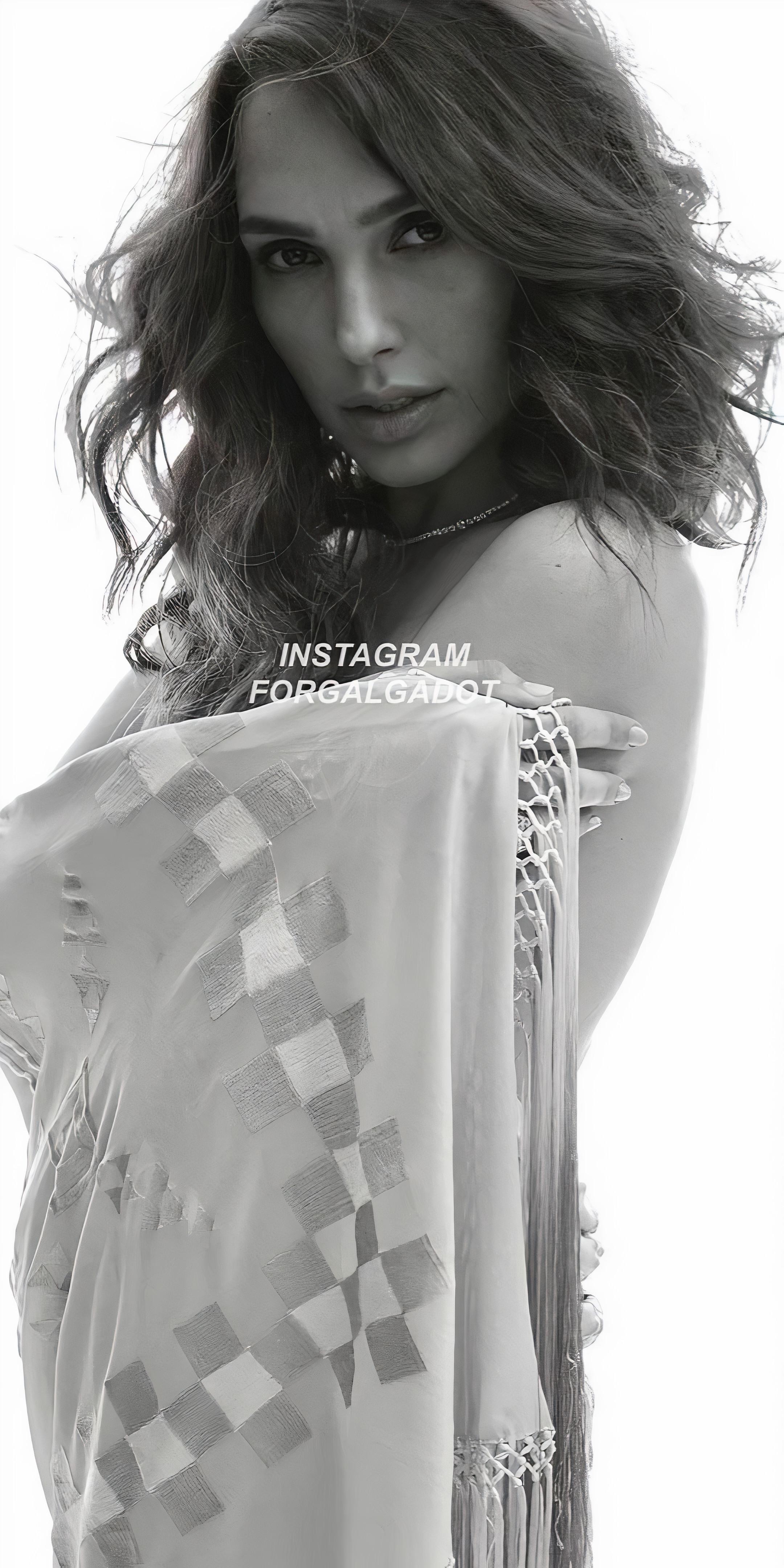 Gal Gadot another outtake from Marie Claire 2017 | Scrolller