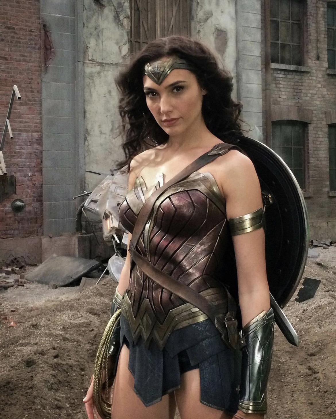 Gal Gadot is a fucking goddess | Scrolller