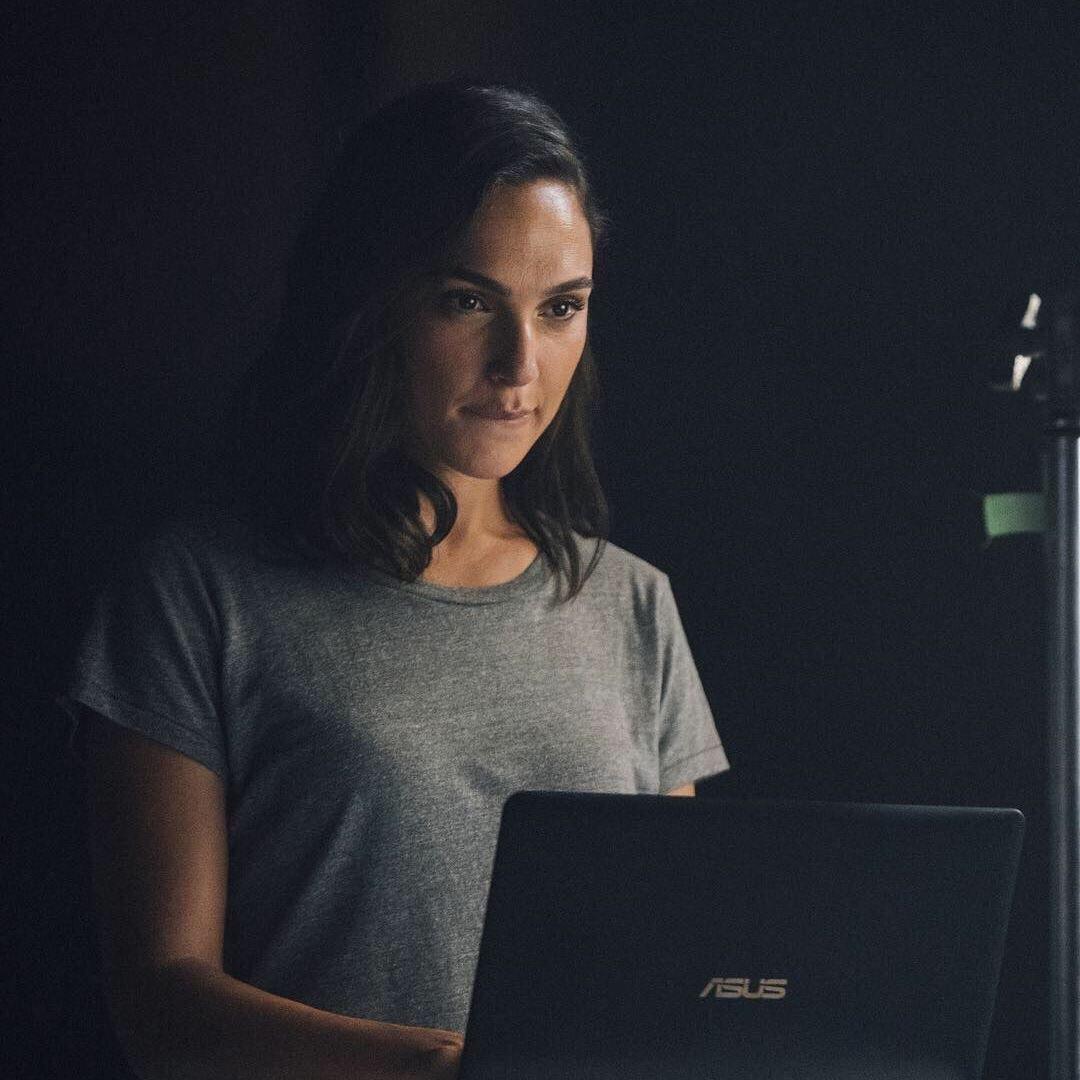 Gal Gadot reading comments about her while her husband sleeps… | Scrolller