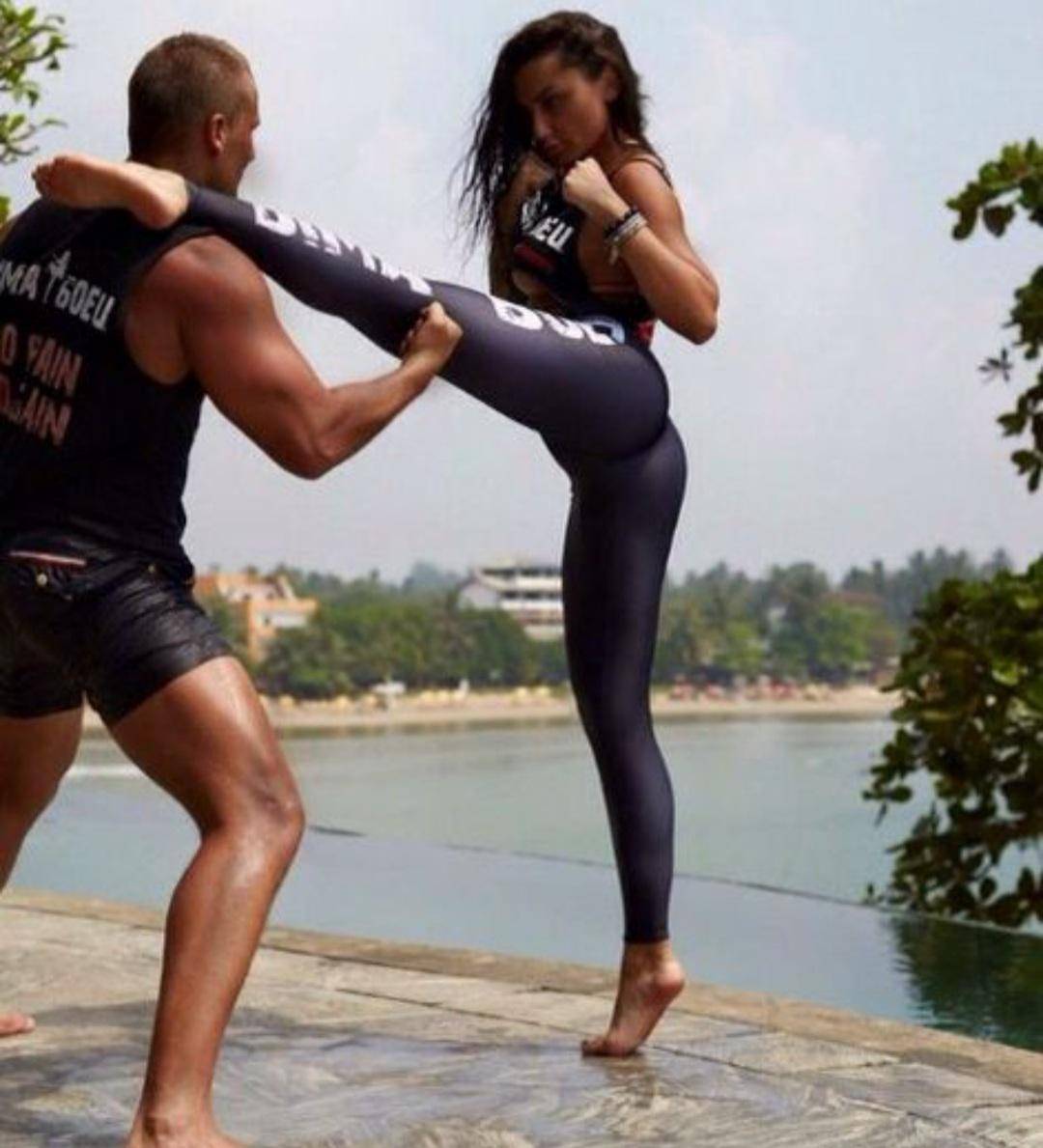 Gal Gadot training | Scrolller