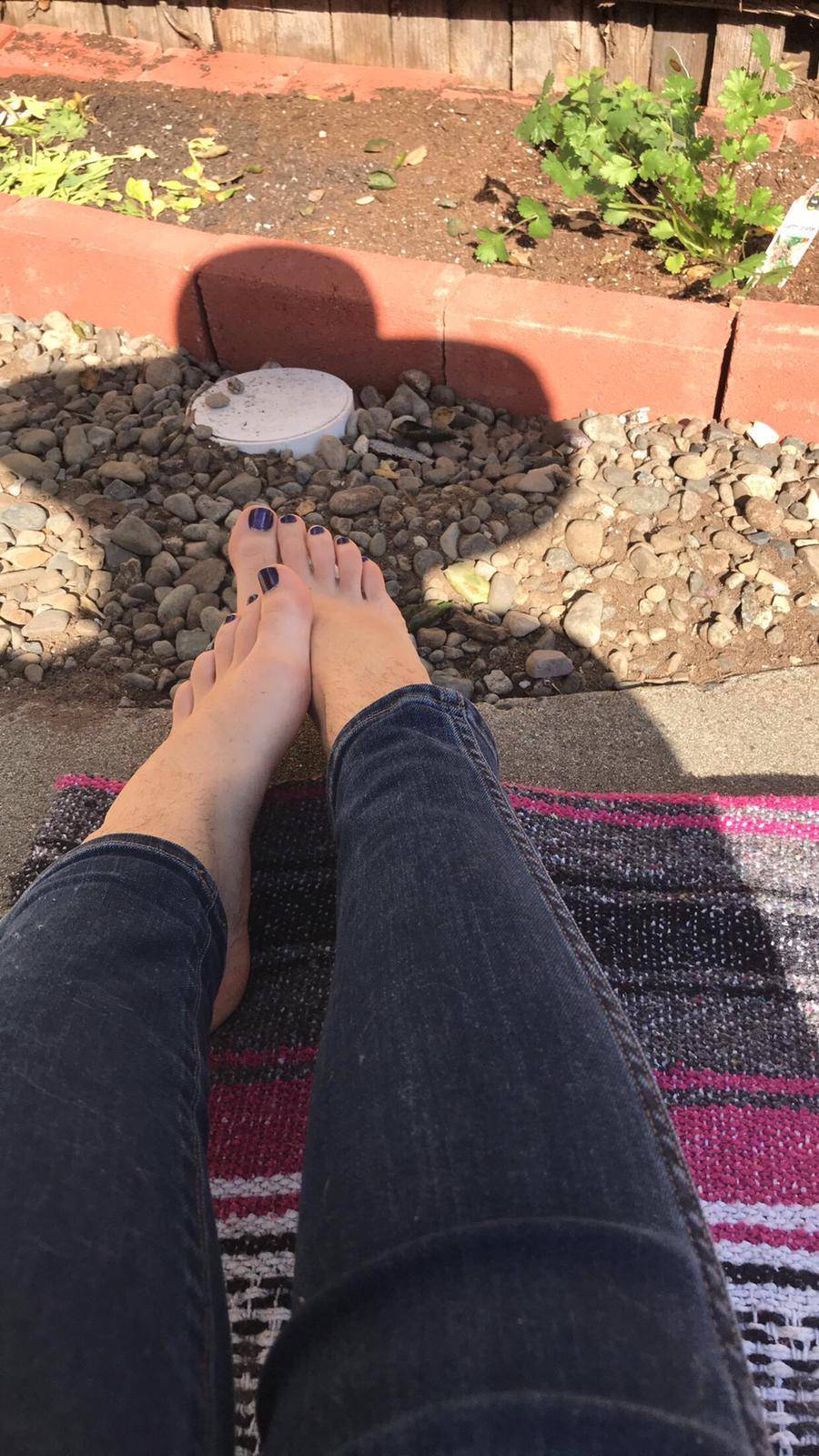 Garden Toes 🌻 Scrolller