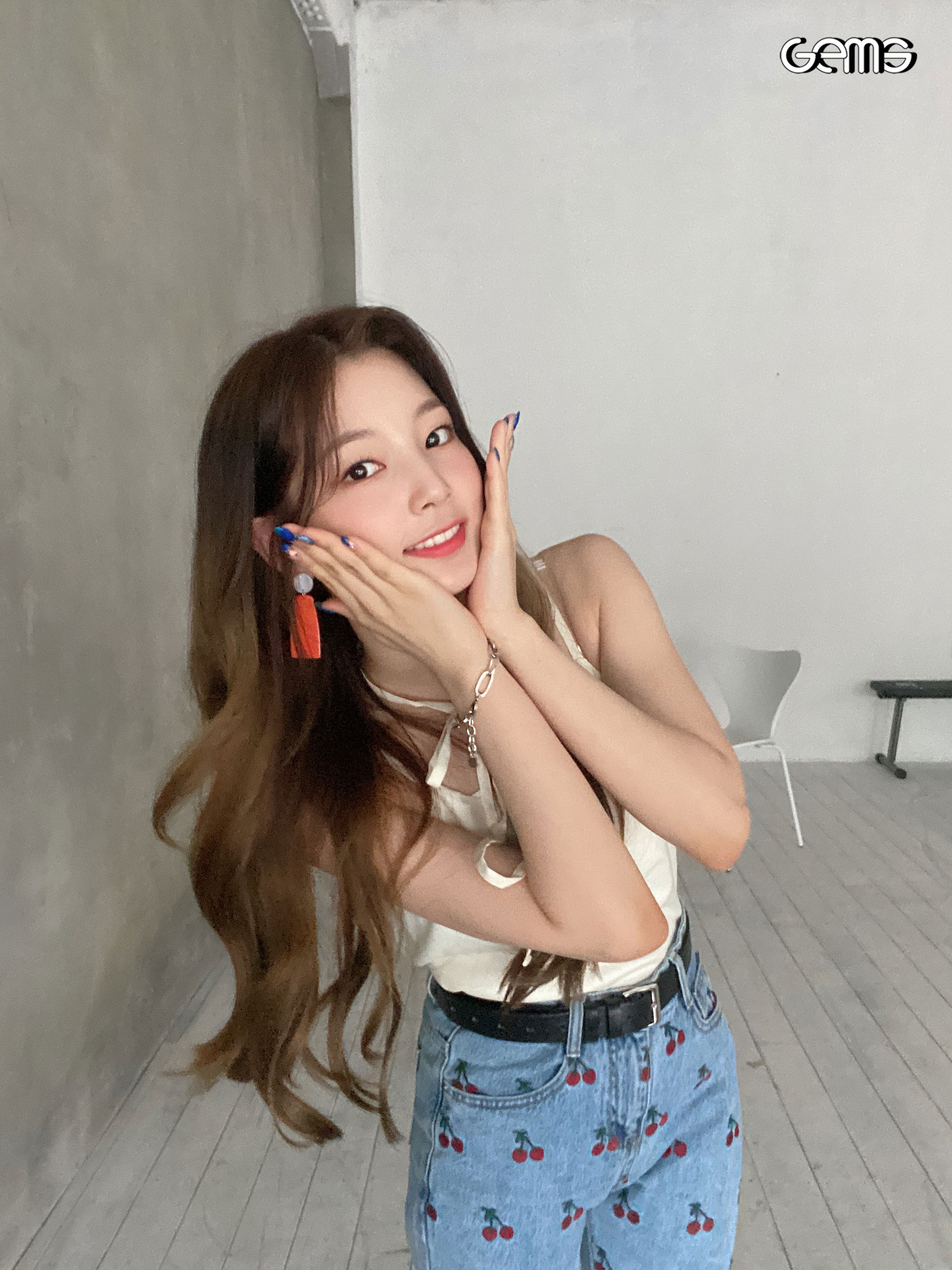 GEMS Yeonhee | Scrolller