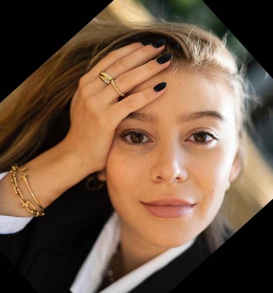 Genevieve Hannelius has such a beautiful face | Scrolller