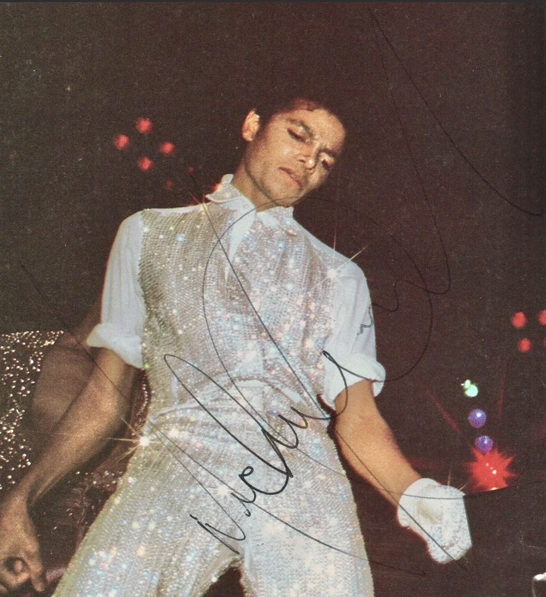 Genuine Autograph? | Scrolller