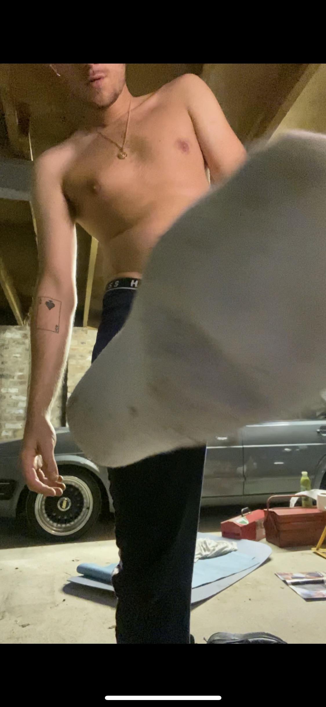 Get down and smell em | Scrolller