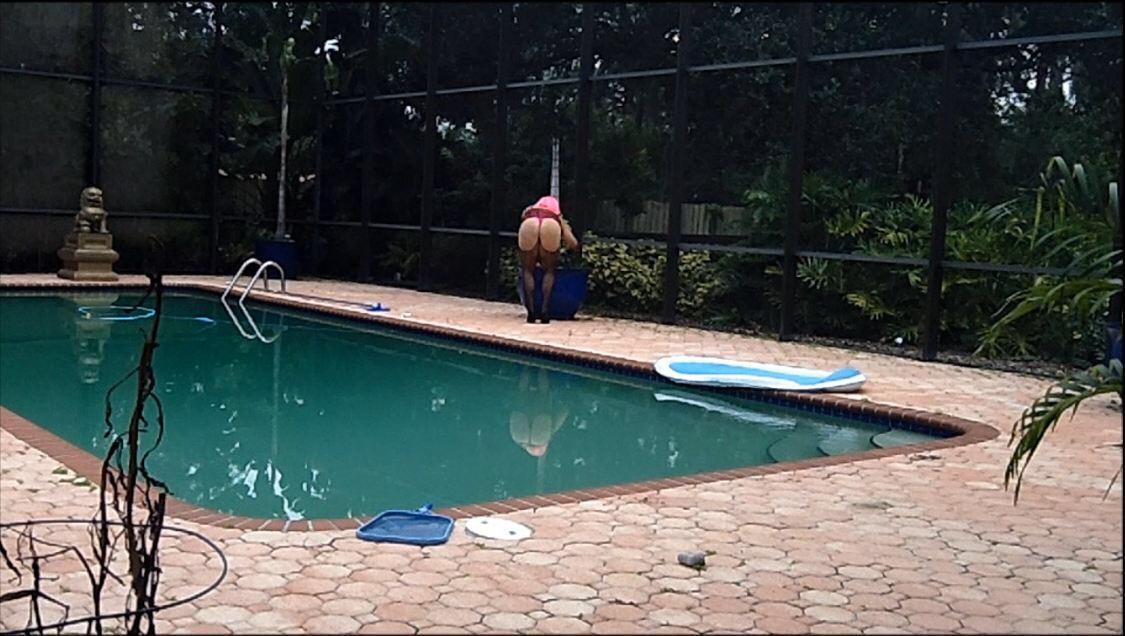 Getting daring out by the pool after a few drinks ;) | Scrolller