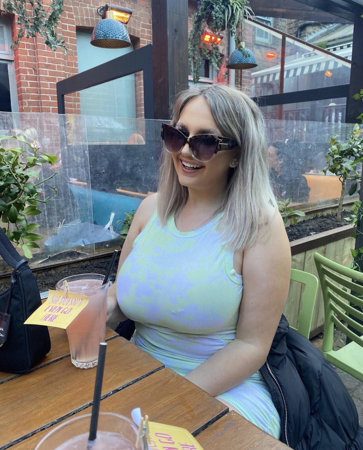 Getting drinks | Scrolller