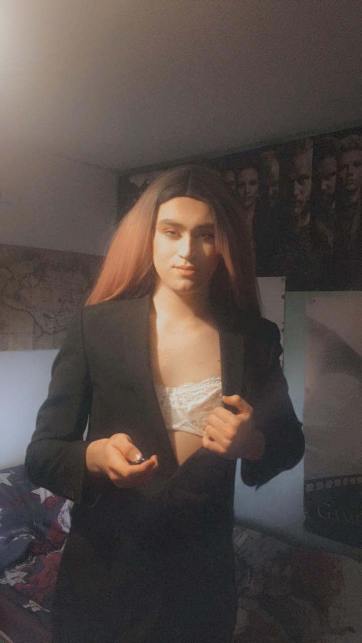 Getting more confident in myself 👸 | Scrolller