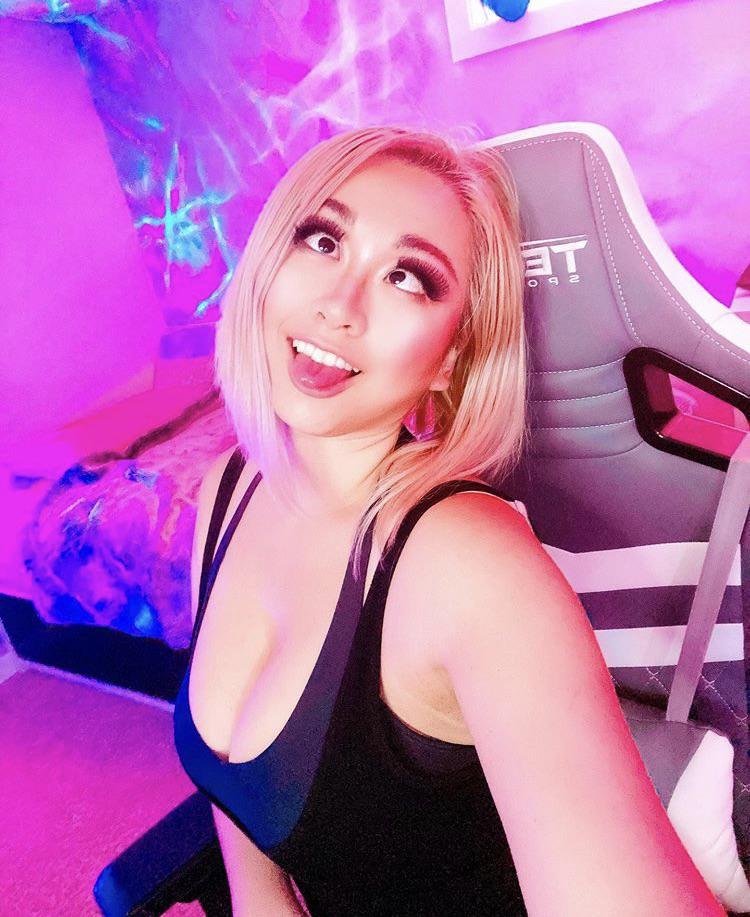 Getting the gooners erect | Scrolller