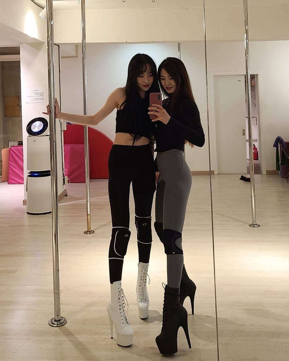 Gfriend Yuju’s long legs in stripper heels! | Scrolller