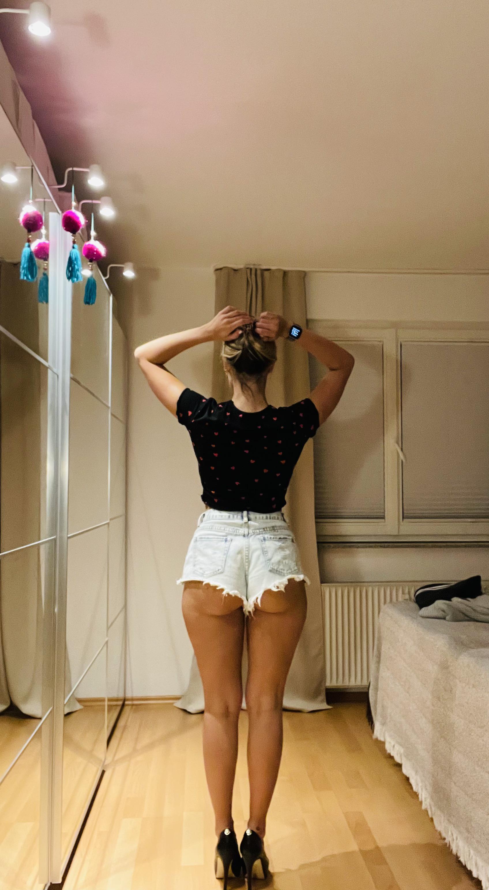 Come here rude boy, can you get it up?🍑🔥😏 | Scrolller