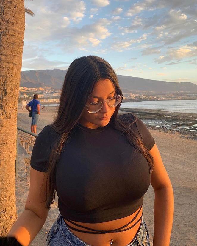 Girl with glasses cant hide her melons | Scrolller