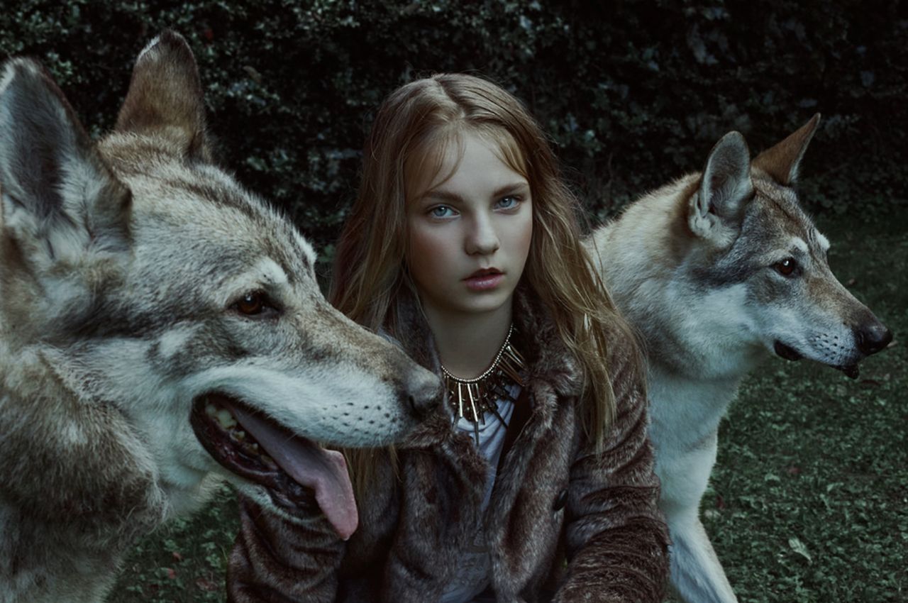 Girl with two wolves (breath-taking!) | Scrolller