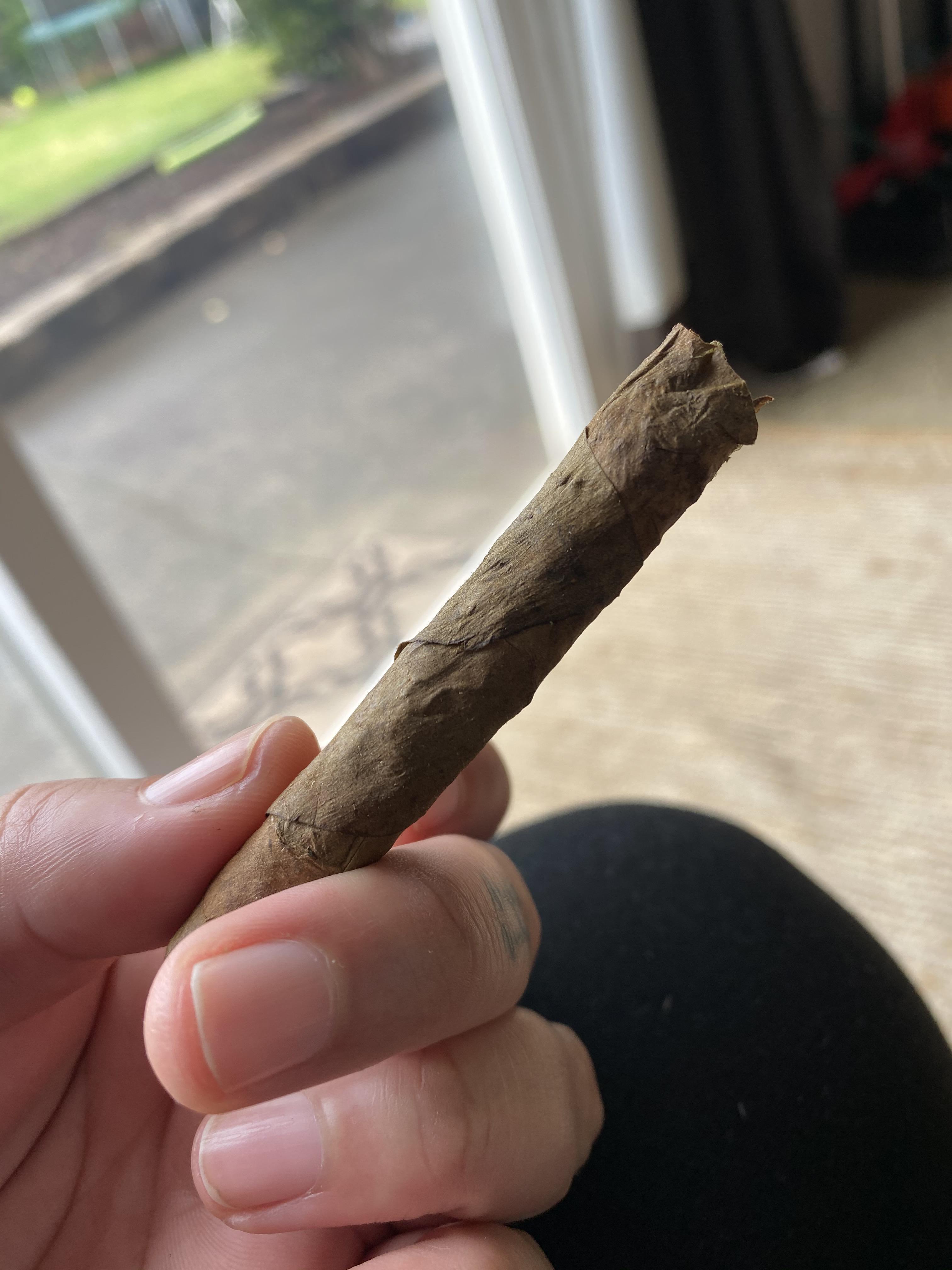 Giving backwoods another try. Ended up with this stubby guy. | Scrolller