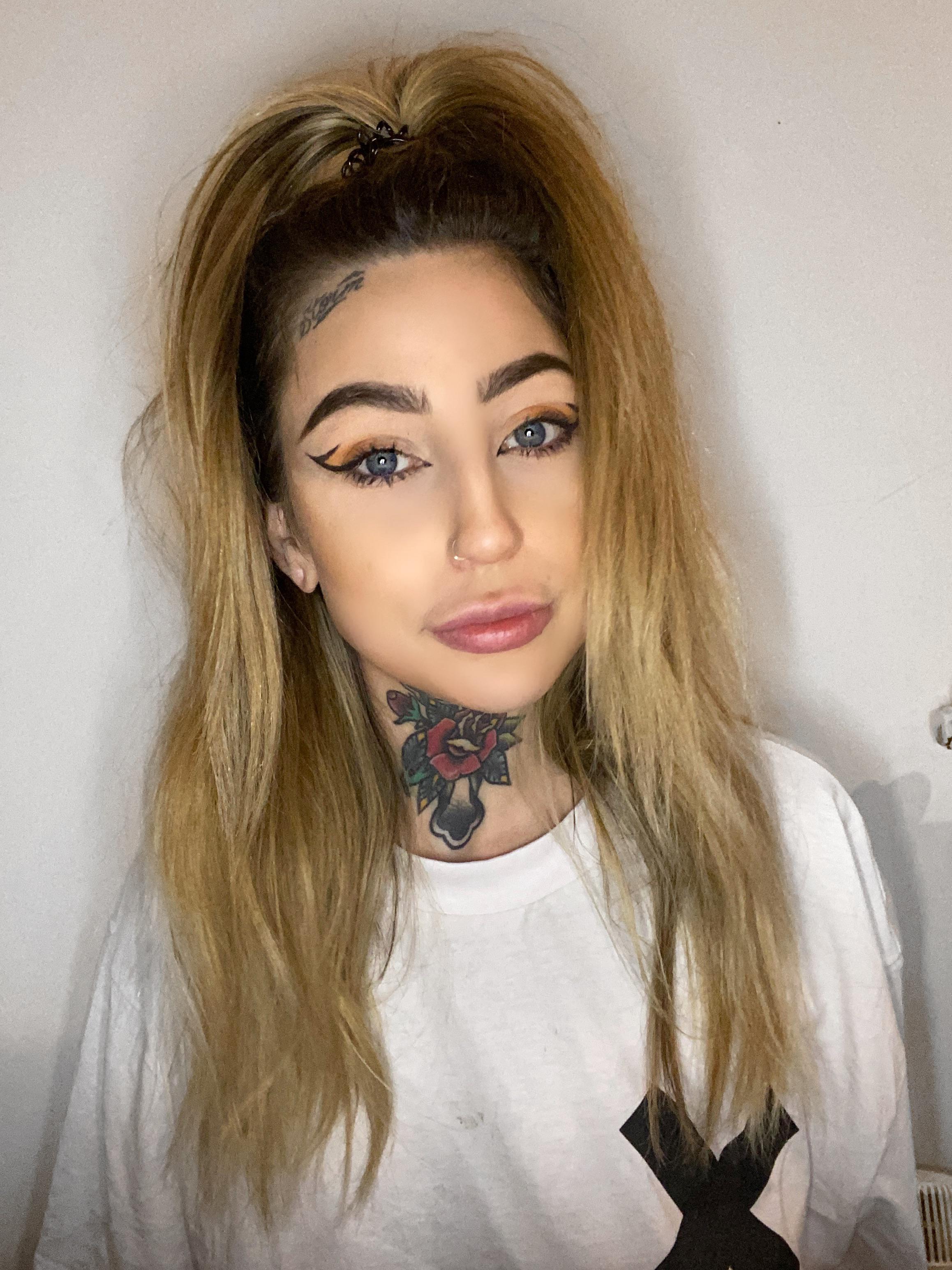 Giving free trials for my onlyfans ... Message me for one ... only 20 | Scrolller