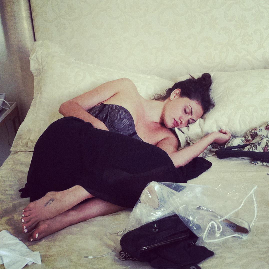 Glam nap | Scrolller