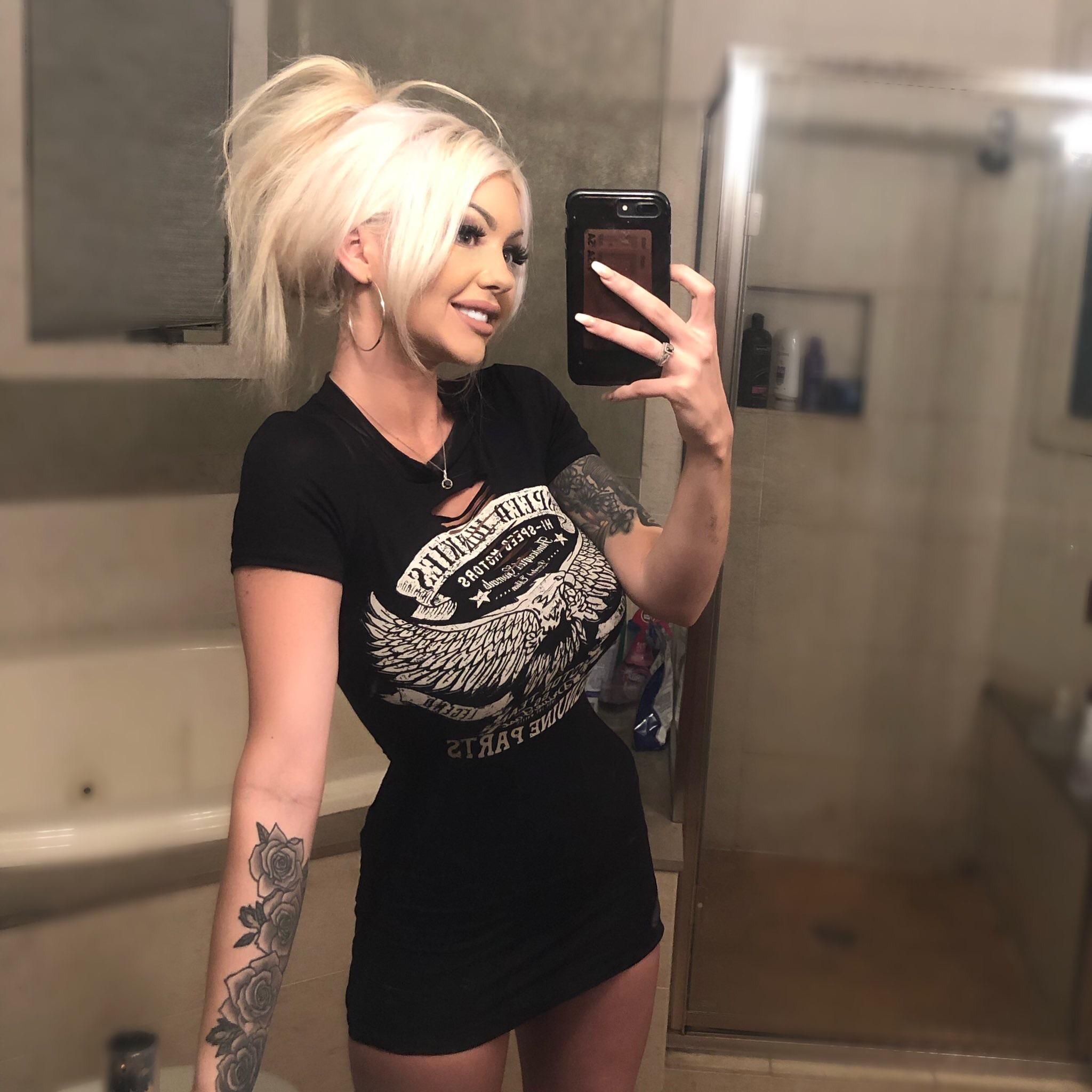 Glamorous | Scrolller