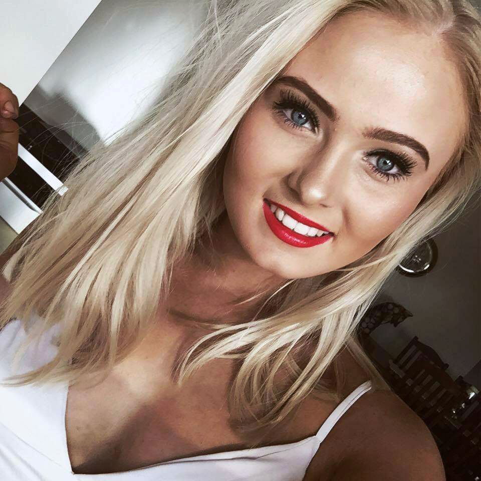 Glamour Angle | Scrolller