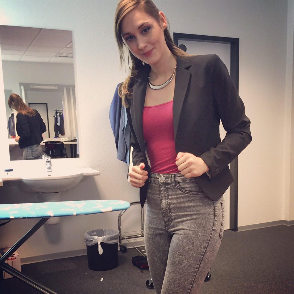 God Shes Hot Scrolller