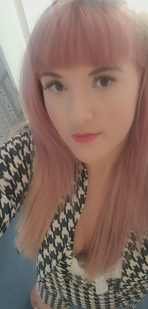 Going out tonight how do I look? (Over 18) | Scrolller