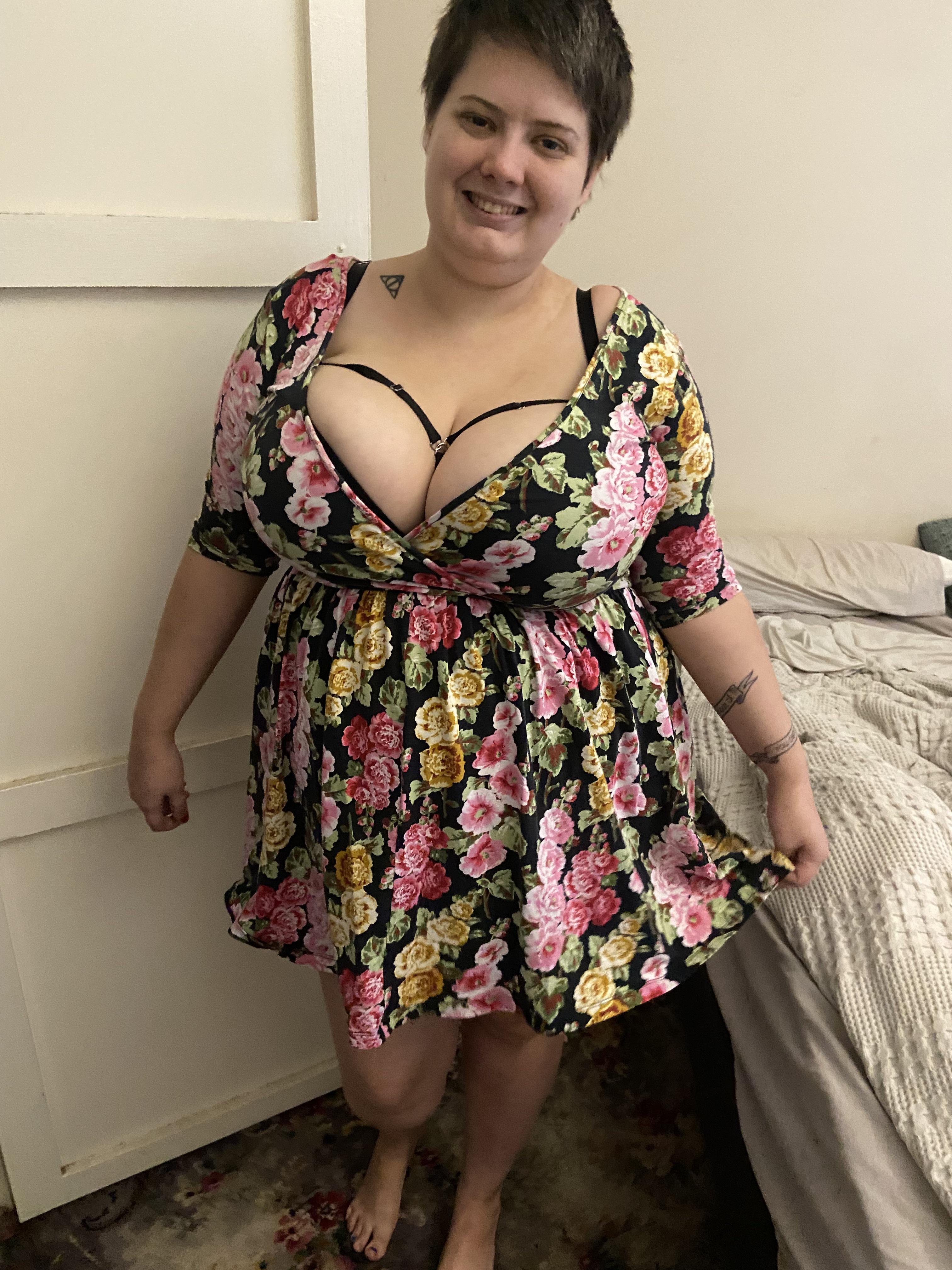 Going to a cute little shoot with this dress.. but mostly without. Also only half price ...