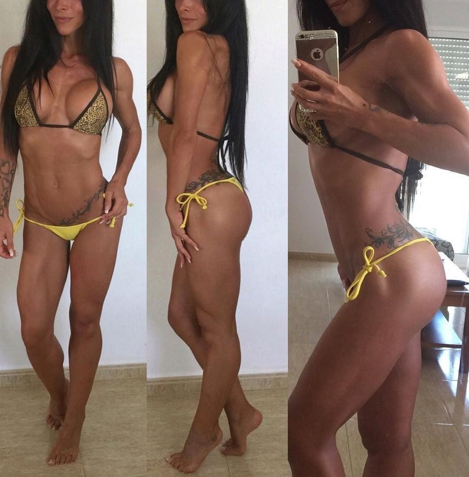 Gold & Yellow bikini selfie 35F | Scrolller