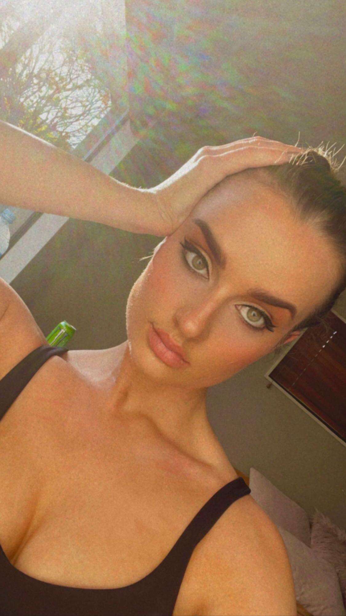 Golden Hour | Scrolller