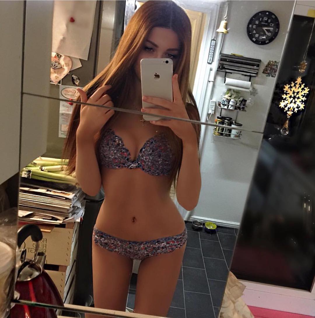 Golden Snowflake | Scrolller