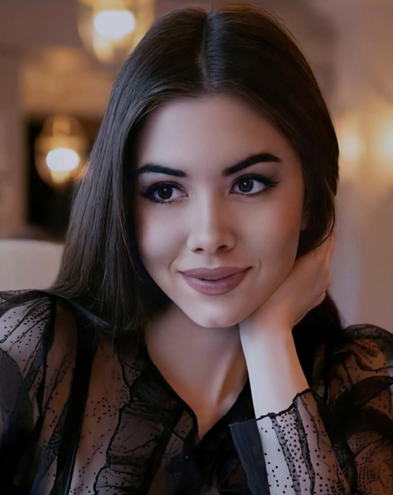 Good Evening! 💋 | Scrolller