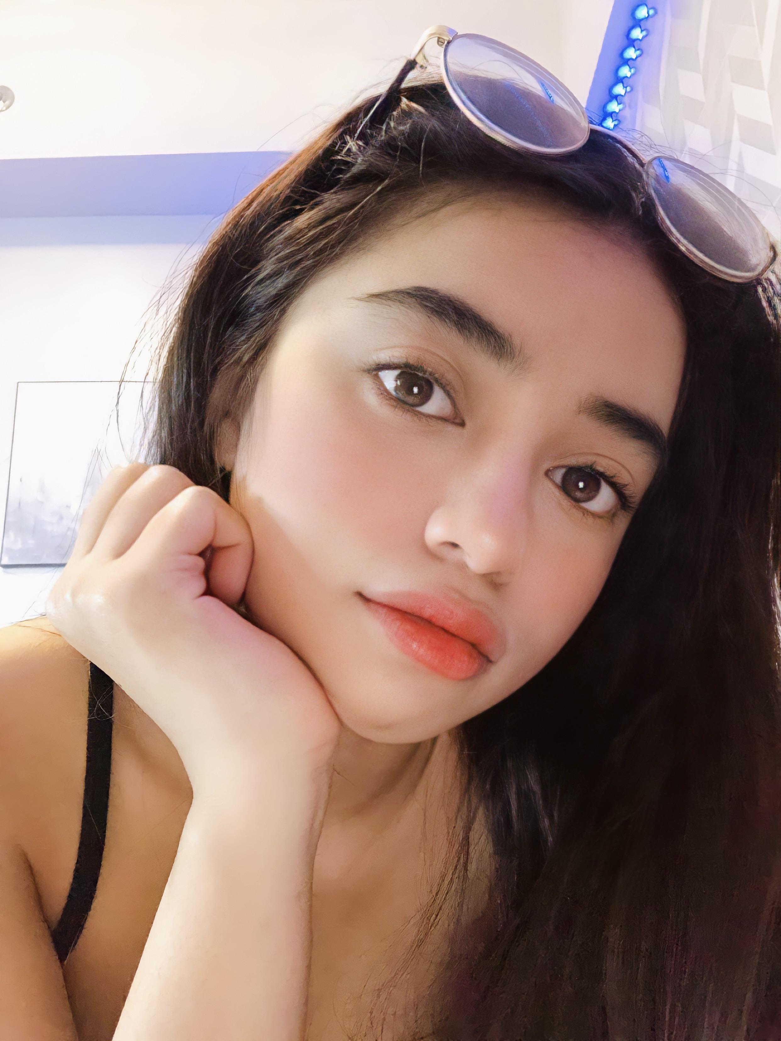 Good evening | Scrolller