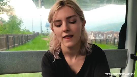 Good Girl Scrolller