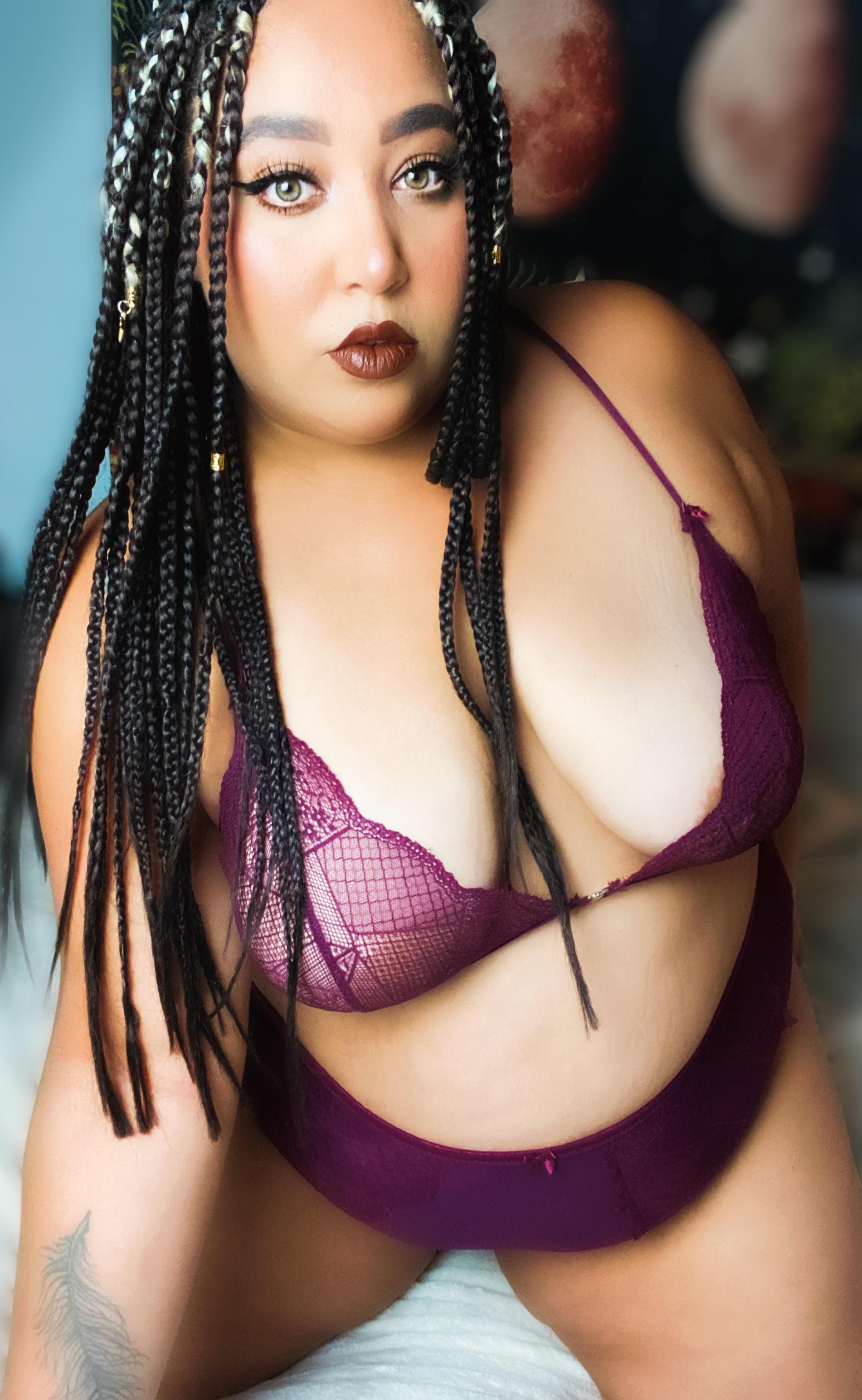 Happy Thursday 💜 | Scrolller