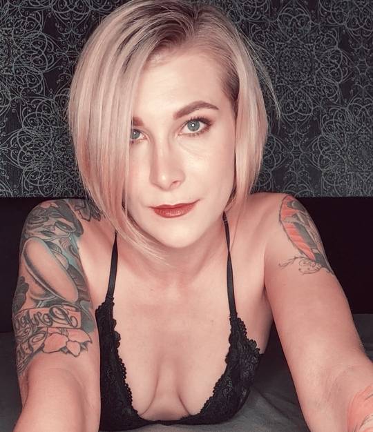 My wife's tits | Scrolller