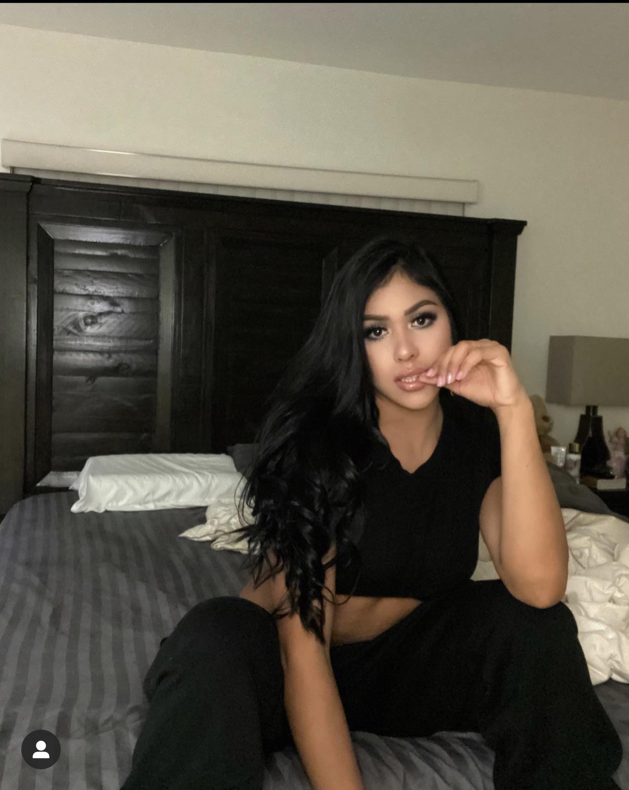 Good Morning ☀️ Happy Monday! OC F | Scrolller