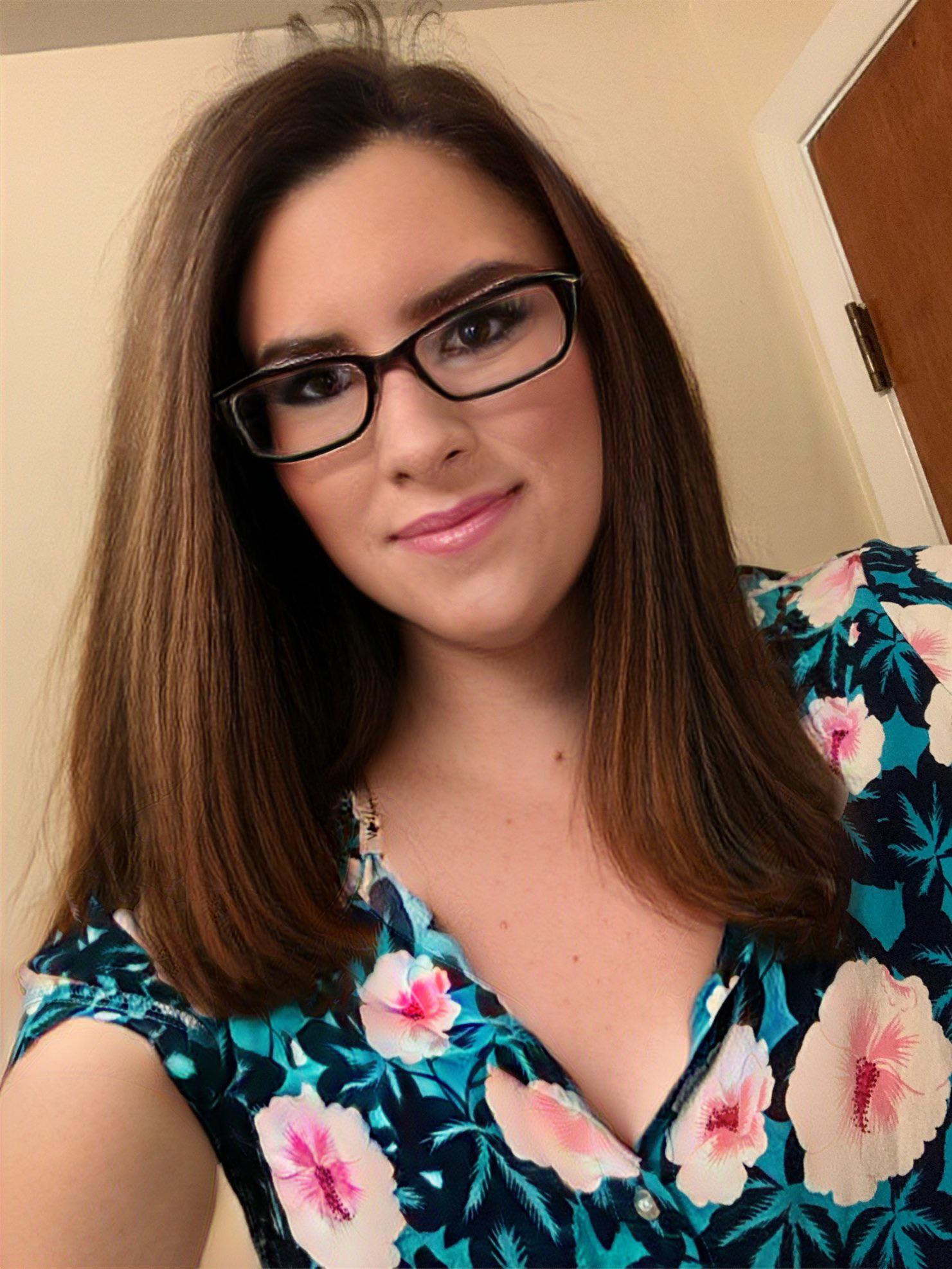 Good morning loves!! And happy hump day 😉😘 | Scrolller