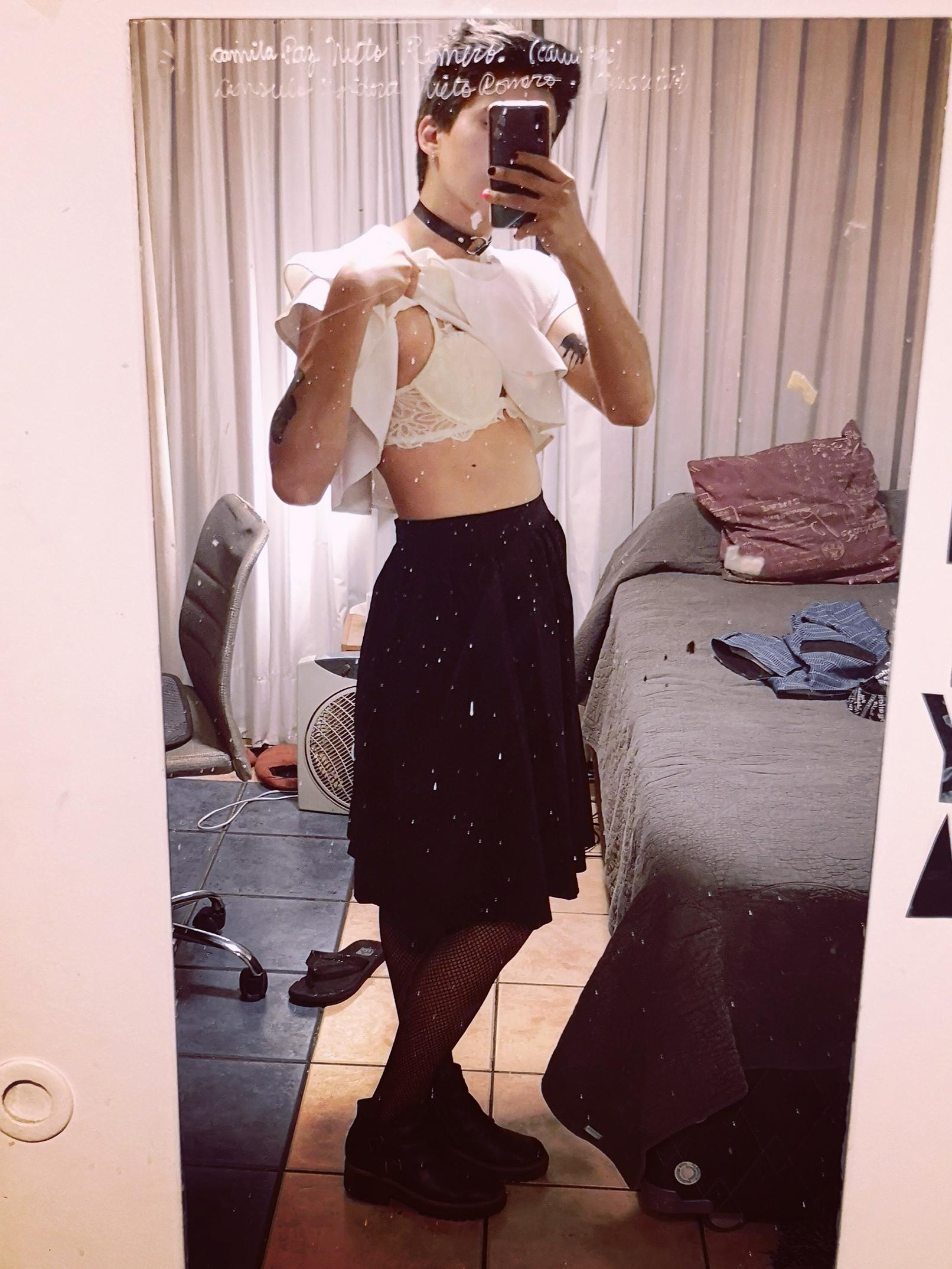 Hello bois | Scrolller