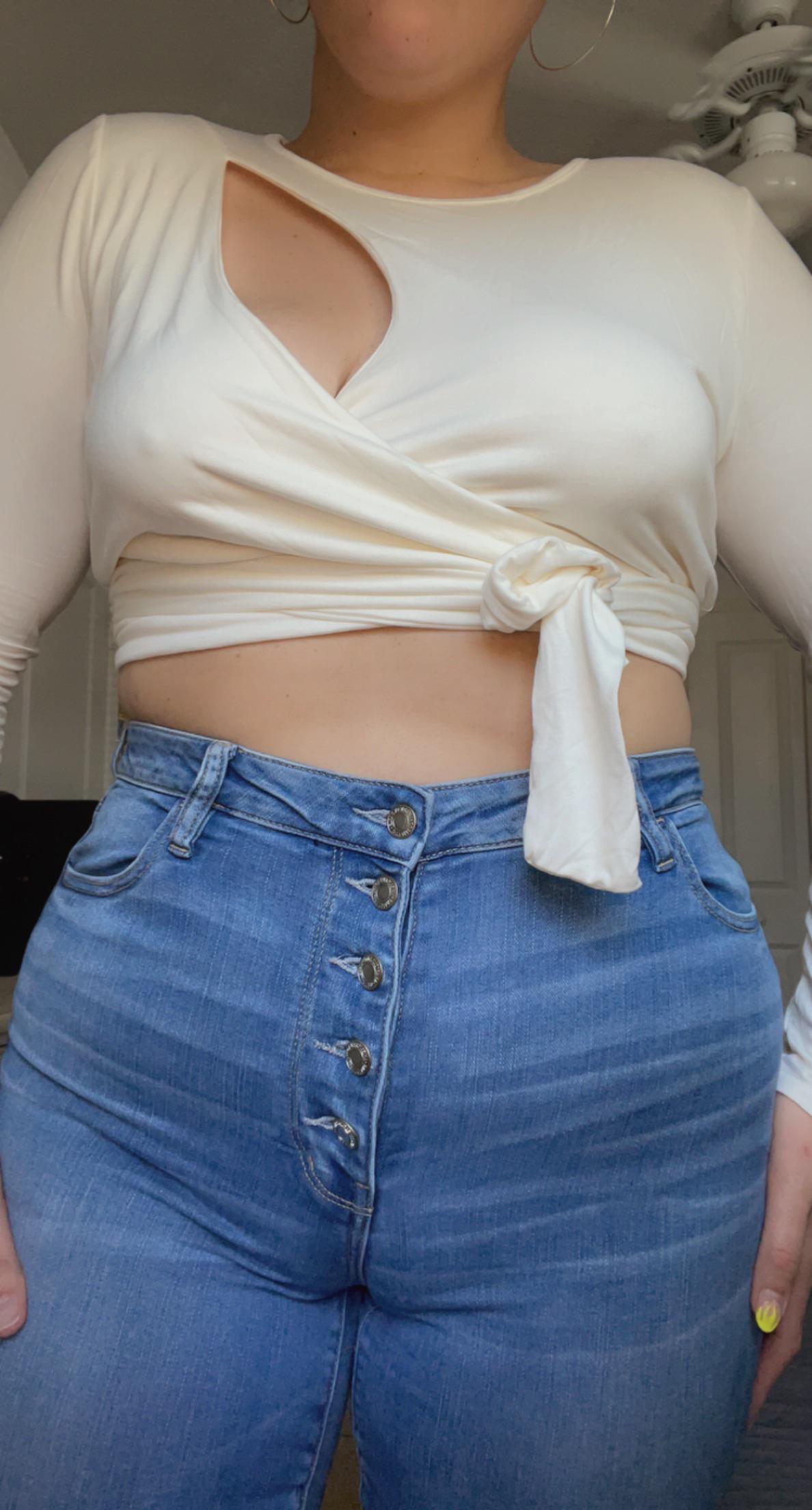 Good ol’ jean camel toe 🐫 | Scrolller