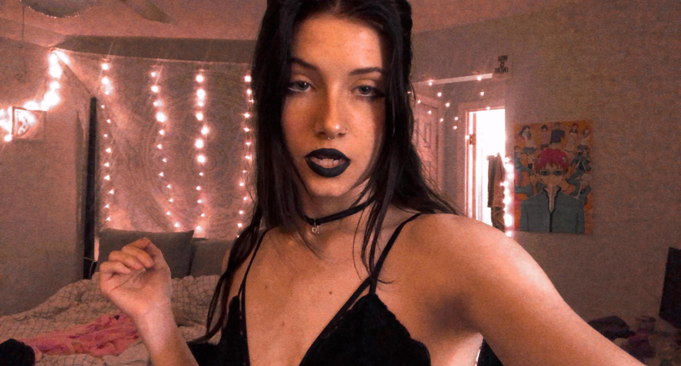 goodnight 🖤🖤 | Scrolller