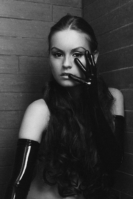 Gorgeous latex opera gloves | Scrolller