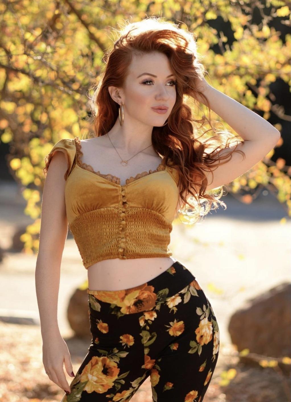 Gorgeous redhead | Scrolller