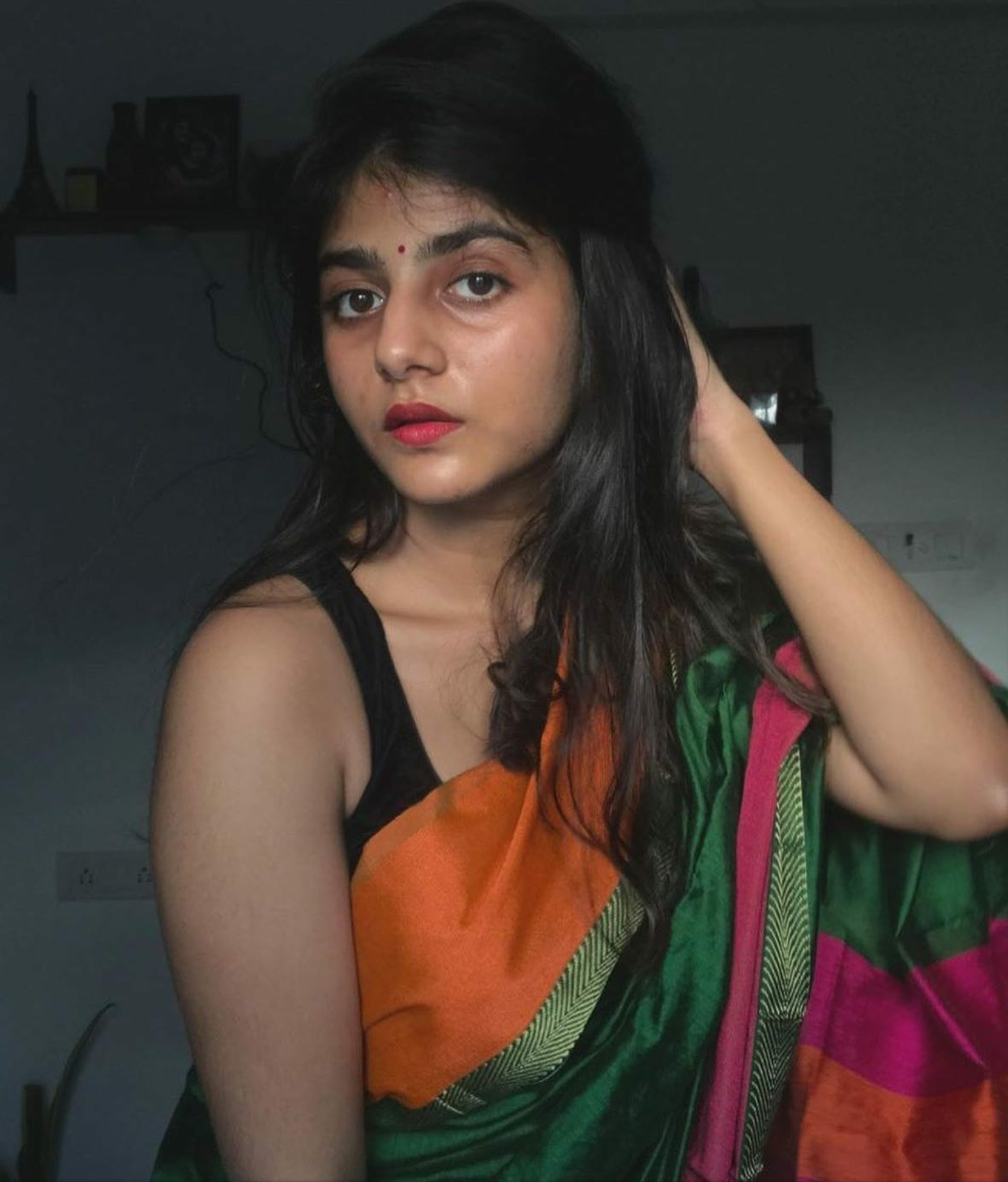 Got 100s of requests to share more of yhe simple homely girl I posted few days back. Here is she ...