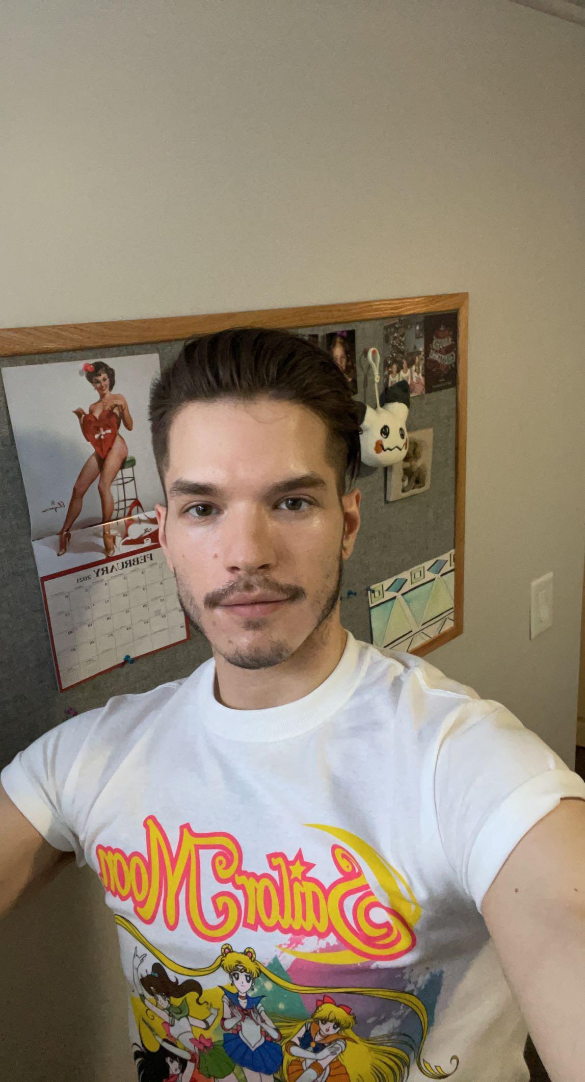 Got a good haircut today. Feeling fresh. :) | Scrolller