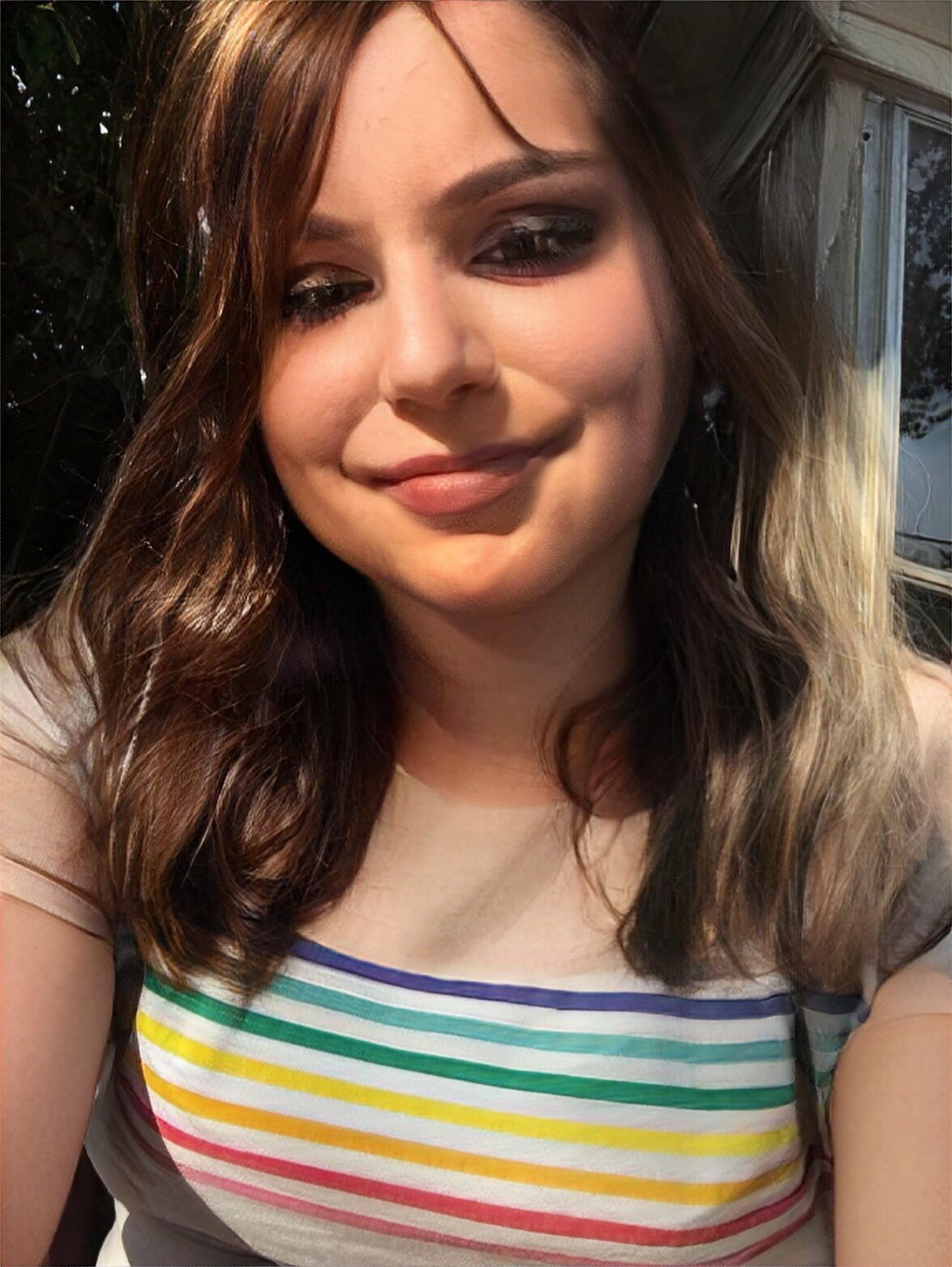 Hi daddies. | Scrolller