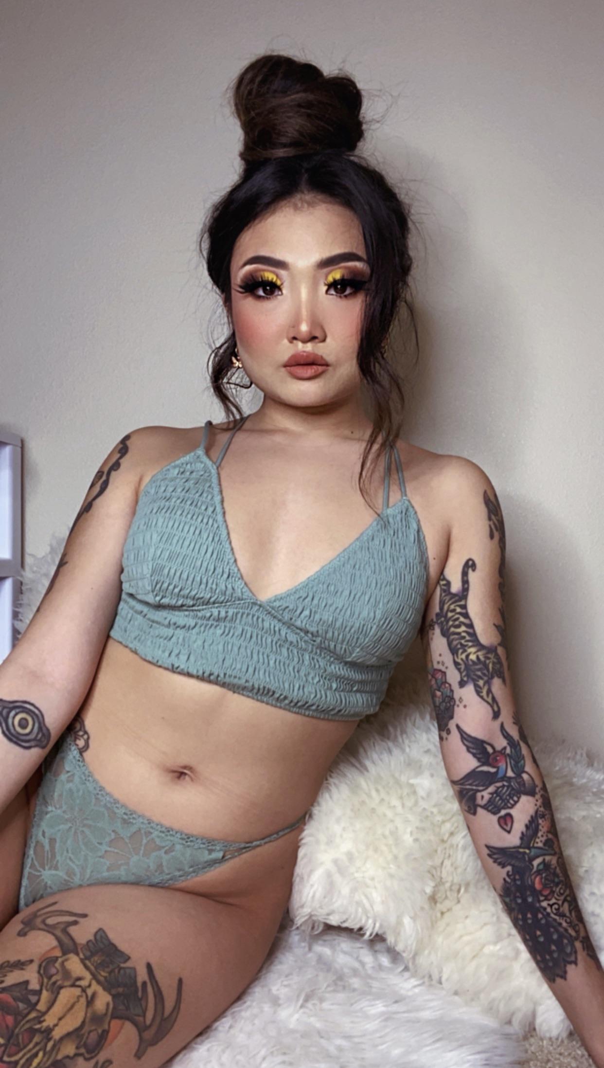 Korean Goddess | Scrolller