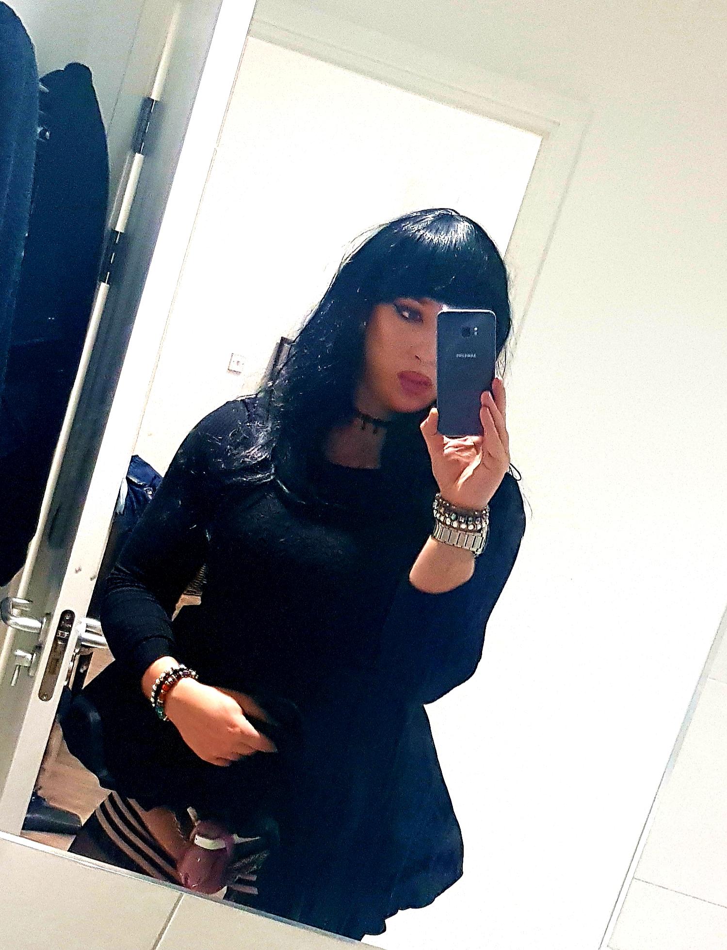 Goth Gf Clitty 😈 Scrolller