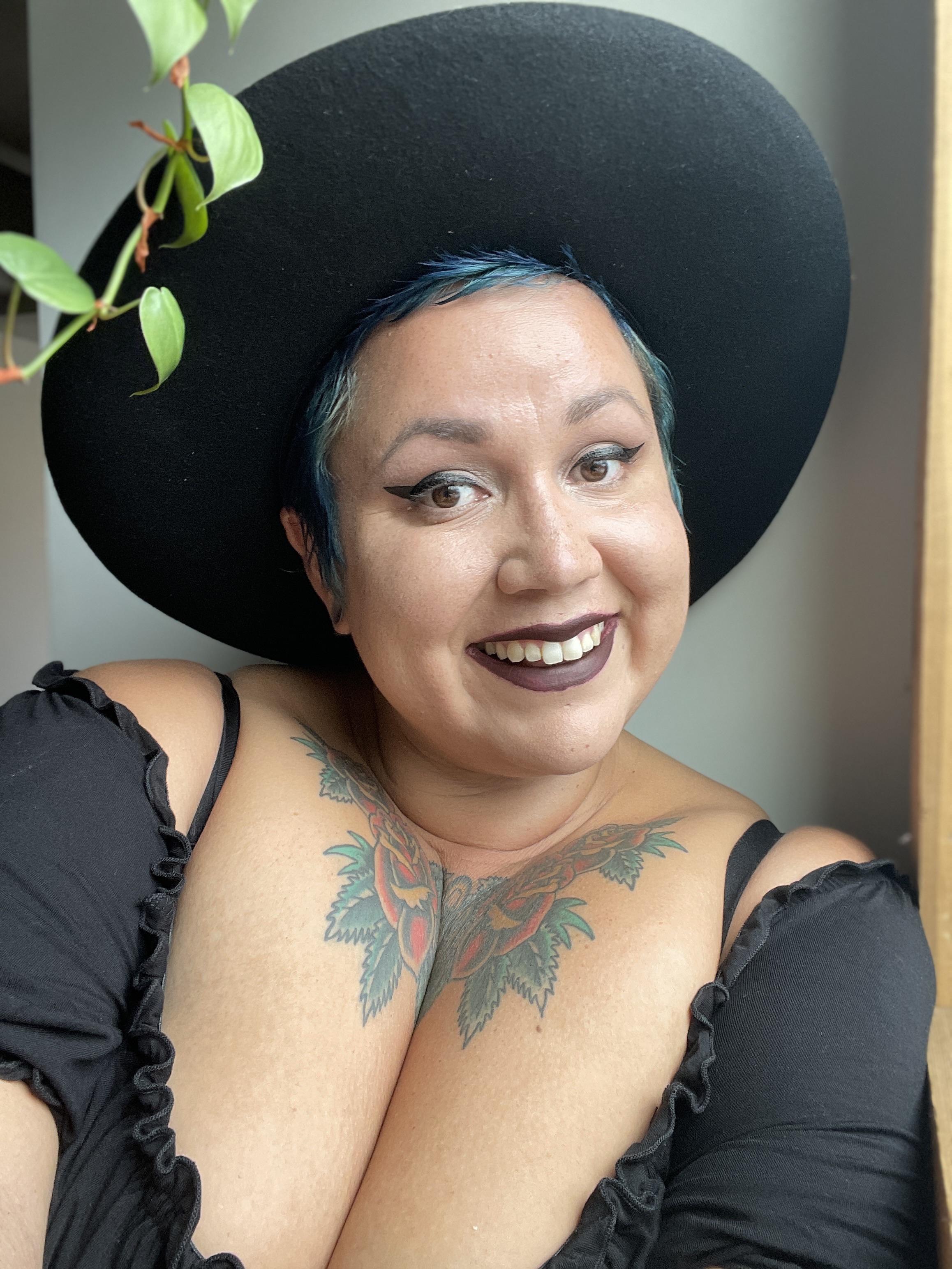 Goth mom coffee shop selfie 🤓 | Scrolller