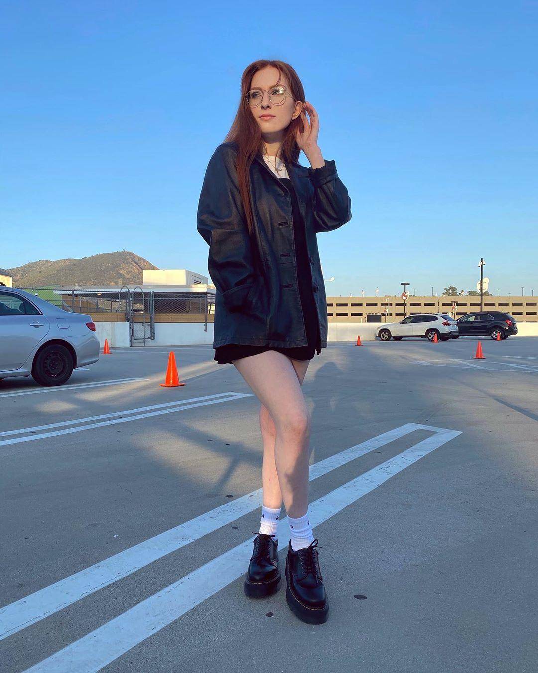 “Goth Summer” Sabrina | Scrolller