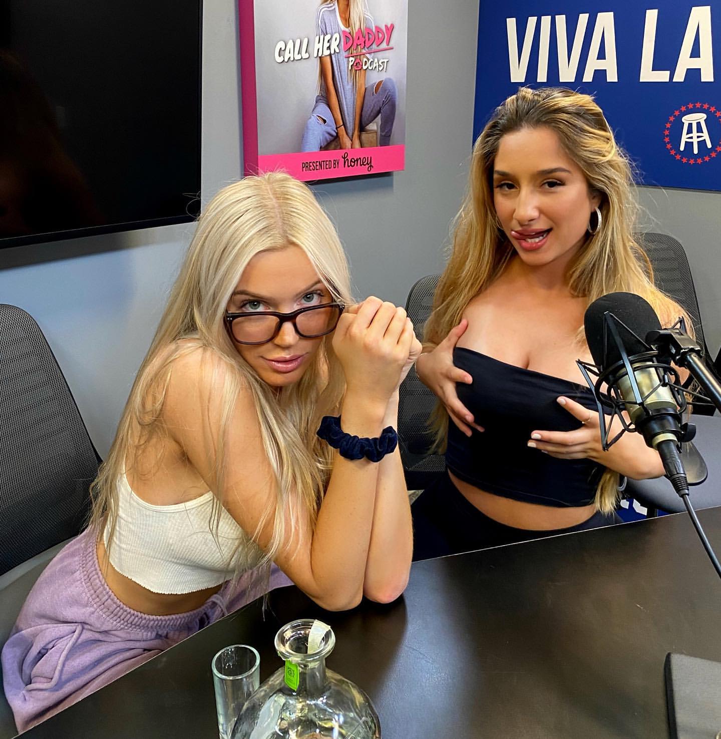 Grabbing them | Scrolller